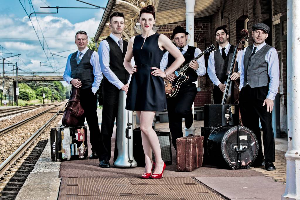 ROBYN BENNETT & BANG BANG - Le Palais Idéal du Facteur Cheval